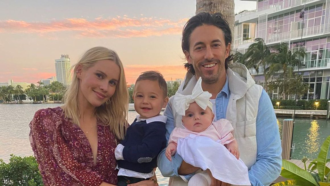 Elle Holt Joblon – GALLOTONIC